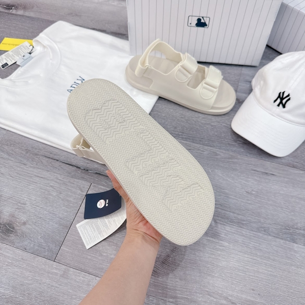 Dép MLB Chunky New York Yankees Màu Trắng Kem [ 3ASDCBS33-50CRS ...