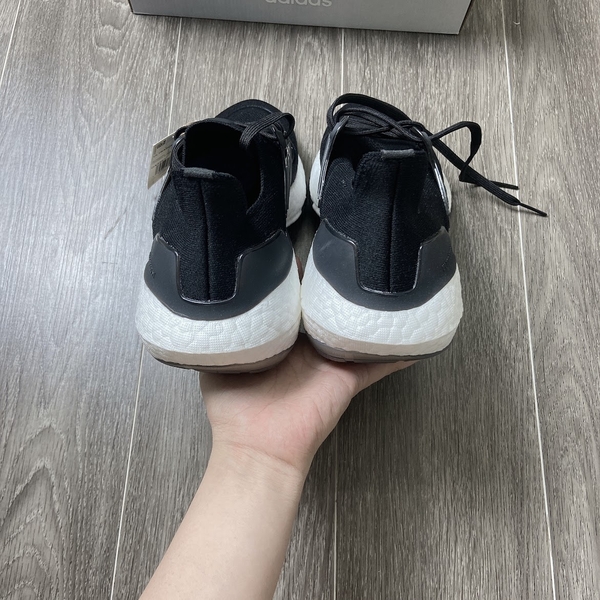 Giày Adidas UltraBoost 22 Black White [GX5591] | CITISHOP