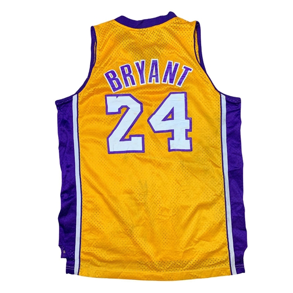 LAKERS BASKETBALL TOP