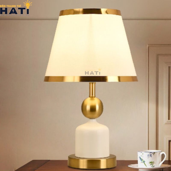 Đèn bàn tân cổ điển Mirelda trắng