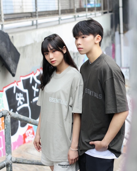 Tee Fear Of God Essentials Off Black 2023 - VAULT VIETNAM