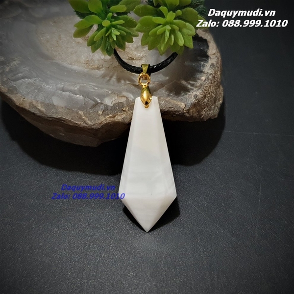 MẶT DÂY CHUYỀN LỤC GIÁC SÒ TAI TƯỢNG HOÁ NGỌC TỰ NHIÊN | ĐÁ QUÝ MUDI