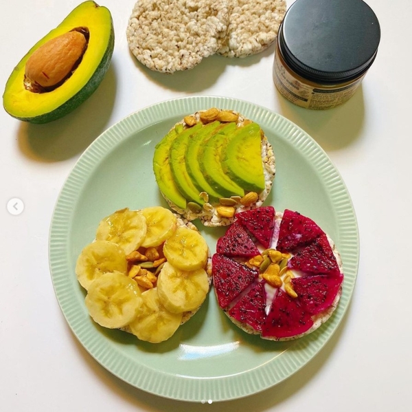 Bánh gạo lứt GUfoods mix trái cây