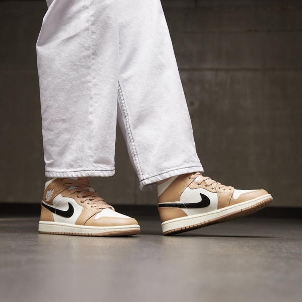 Giày Nike Air Jordan 1 Mid Desert Sail BQ6472-103