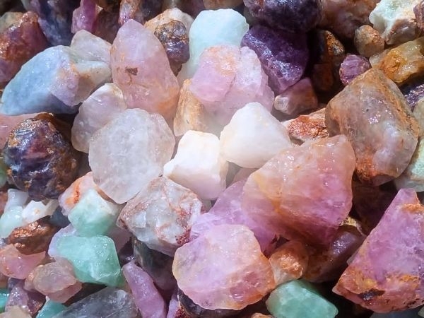 5 PHÚT TRANG BỊ KIẾN THỨC VỀ LOÀI ĐÁ QUÝ HIẾM - ĐÁ HUỲNH THẠCH (FLUORI ...