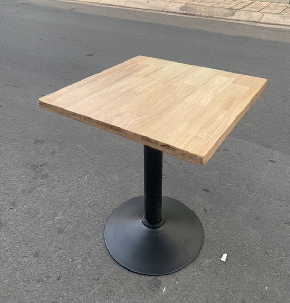 Bàn cafe chân sắt mặt gỗ cao su vuông hoặc tròn phi 60 BA221