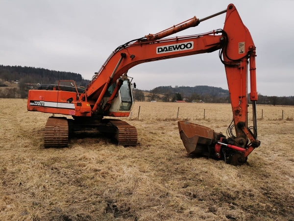 Khám phá máy đào Daewoo Solar 220 có gì đặc biệt? Zoomlion