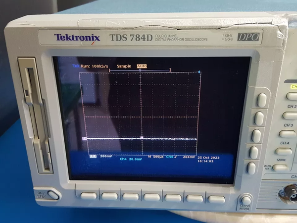 TEKTRONIX TDS784D (USED) Nubicom