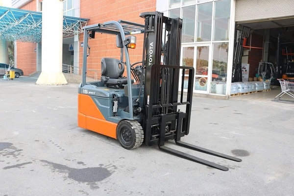 Xe nâng điện cũ 1,5 tấn Toyota 8FBE15. Khung FSV4500. Sản xuất 2016