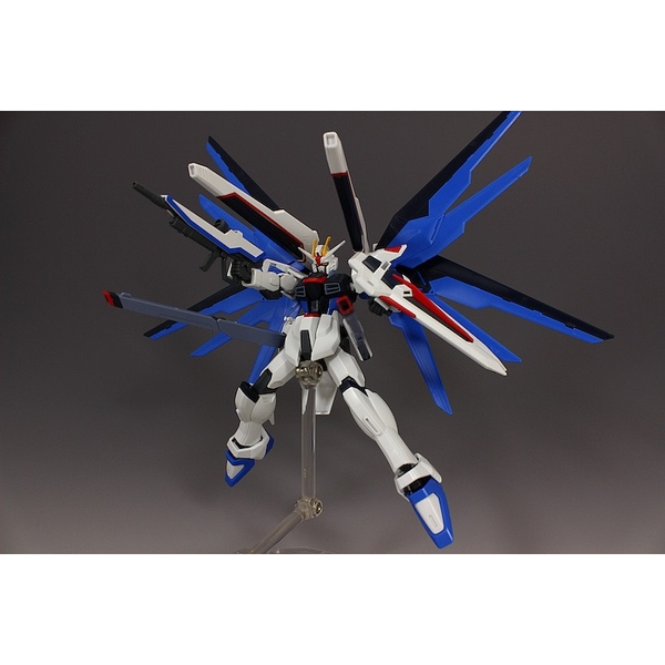 Mô hình lắp ráp HG Freedom Gundam HGCE 1/144 - 192 DABAN