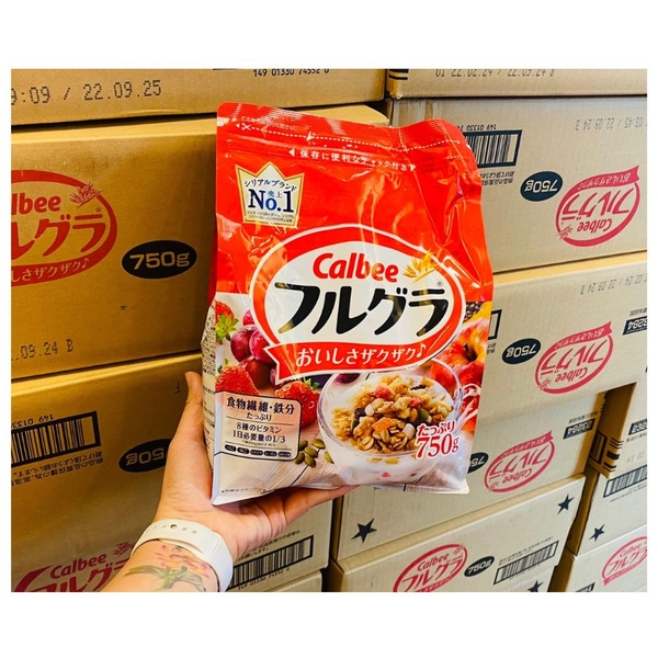 NGŨ CỐC CALBEE NHẬT BẢN ĂN LIỀN ĐỎ 750GR