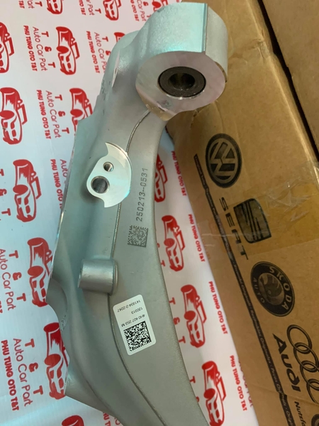 NGỖNG MAI Ơ AUDI A8 -4H0407254M-4H0407253M