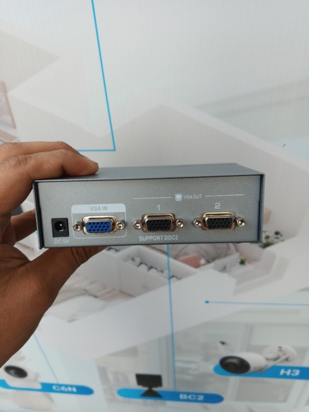 Bộ chia tín hiệu Multi VGA 1-2 250MHZz DT - 7252 DTECH