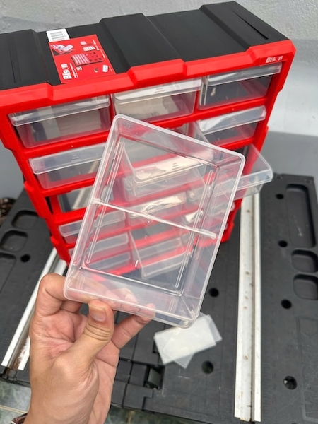 Tủ đựng dụng cụ nhựa 18 ngăn BISON BS386202C