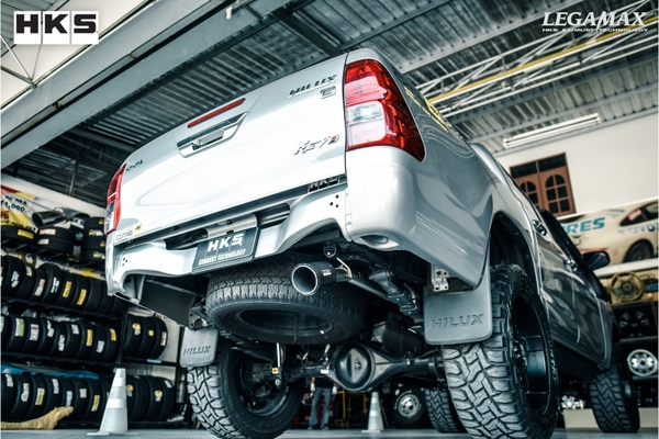 ỐNG PÔ THỂ THAO HKS LEGAMAX - TOYOTA HILUX