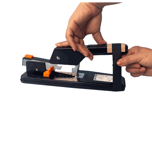 Máy bấm kim Deli 0390