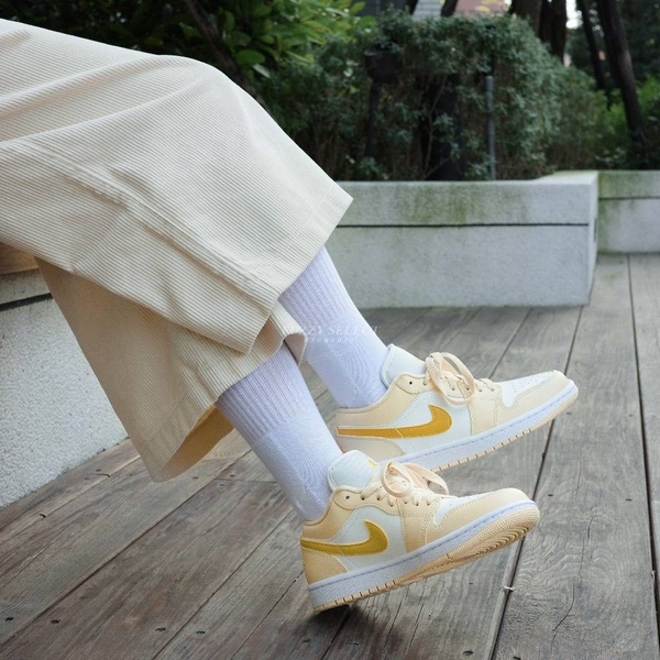 Giày Nike Air Jordan 1 Low W Team Gold DC0774 170 CHÍNH HÃNG