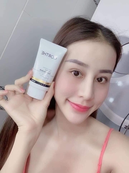 Kem chống nắng Corthe UNTRA SUN BLOCK SPF50+ Dung Nhi Cosmestics