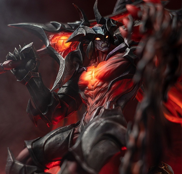 Resin Statue Aatrox | The Korner