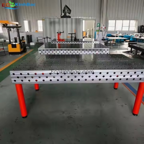Bàn hàn gang 3D D28 kích thước 1200x1200x200mm.
