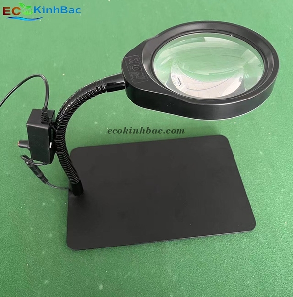 Kính lúp để bàn có đèn điều chỉnh ánh sáng PD-032C-3X. Thấu kính phổ thông