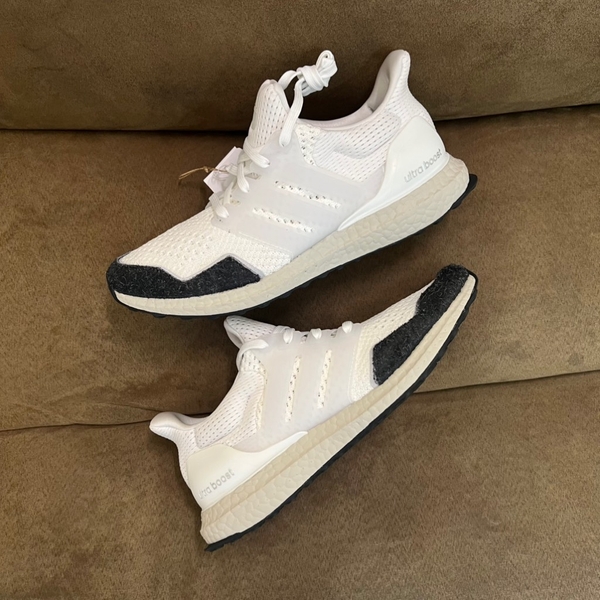 UltraBoost 1.0 Cloud White Core Black IH4927