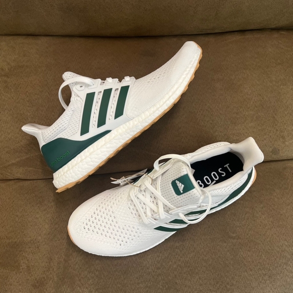 UltraBoost 1.0 Cloud White Collegiate Green Gum JH6600