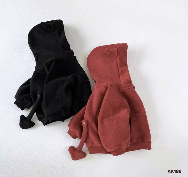 OBB- Áo khoác mũ sừng