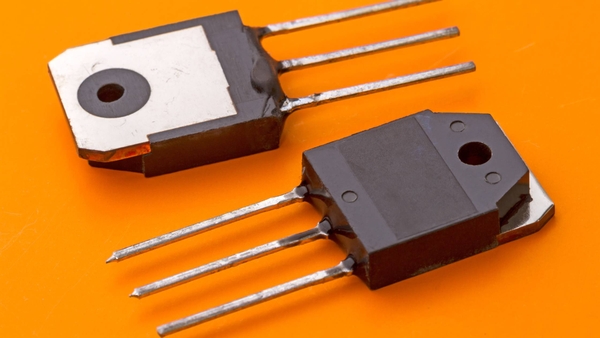 Transistor D718 – “cỗ máy lực” không thể thiếu trong ampli