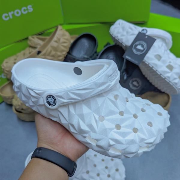 CROCS SẦU RIÊNG CLASSIC GEOMETRIC MỚI CHÍNH HÃNG