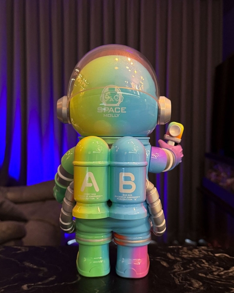 SPACE MOLLY Expression 400% Figure (Secret)