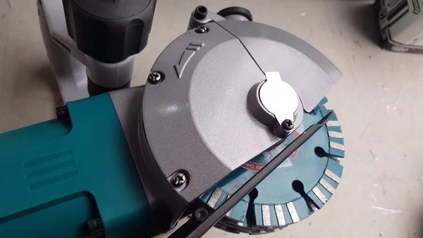 Máy Cắt Rãnh Tường Total 3000W TWLC1301