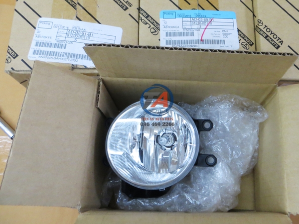 Đèn gầm Toyota Hilux 2012 - 81220-0D110, 81210-0D110 | Phụ tùng ô tô ...