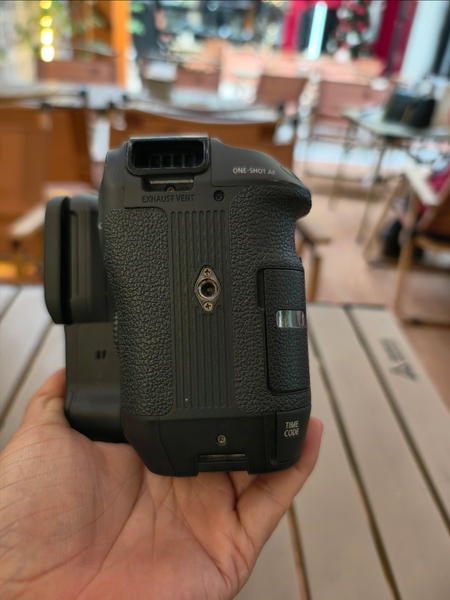 Canon EOS C70 Cinema Camera (RF Mount) body cũ đẹp