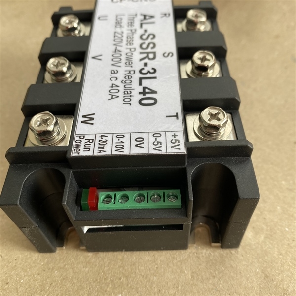 Relay bán dẫn SSR 3 pha tuyến tính 4-20mA, 1-5V, VR10K