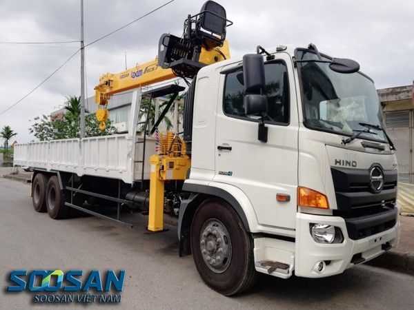 Xe tải gắn cẩu 8 tấn - Hino FM8JW7A gắn Soosan SCS746L
