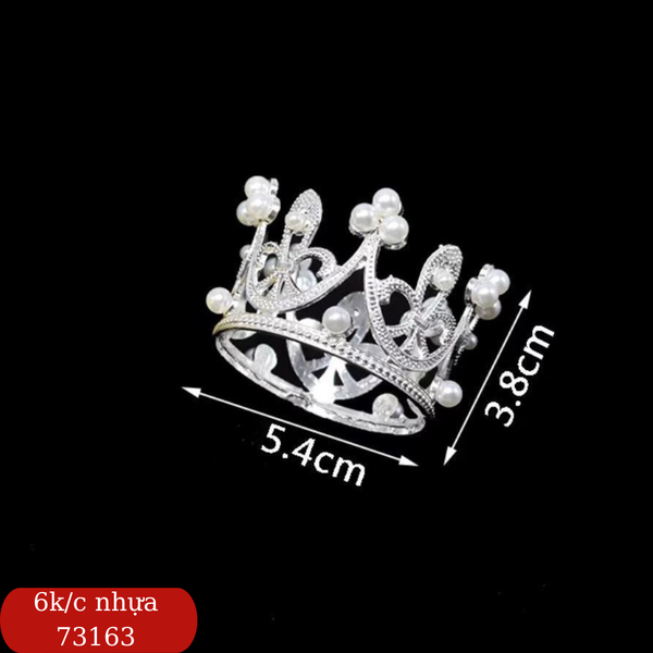 Vương miện bạc nhỏ nhựa