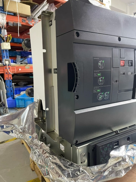 Máy cắt Schneider Evolis 1250A
